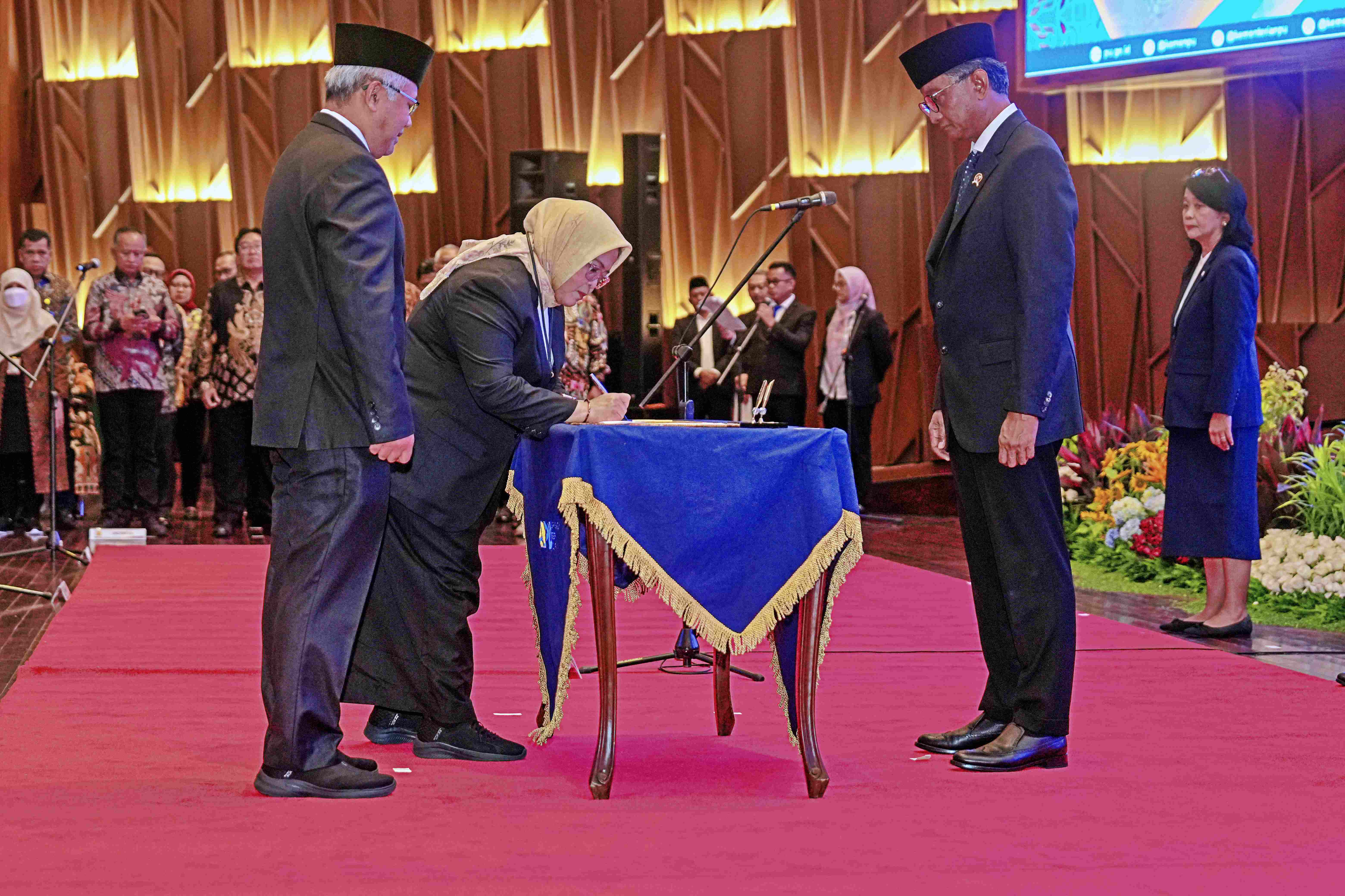 Album Foto Pelantikan Pejabat Eselon 1 - BPSDM Kementerian PU